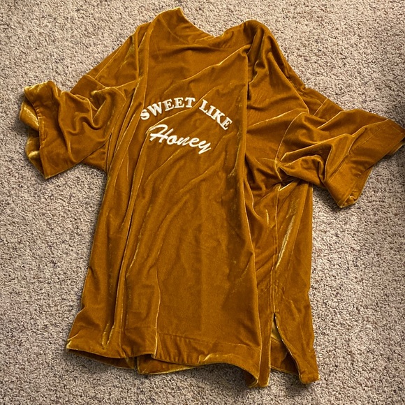 Honey Punch | Sweaters | New Gold Velvet Sweet Like Honey Duster Size ...